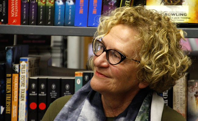 Video: Bekendstelling van Moordvis deur Irna van Zyl - LitNet