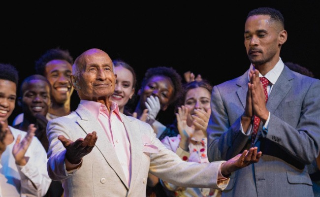 Persverklaring: Johaar Mosaval was ’n legende in eie reg - LitNet