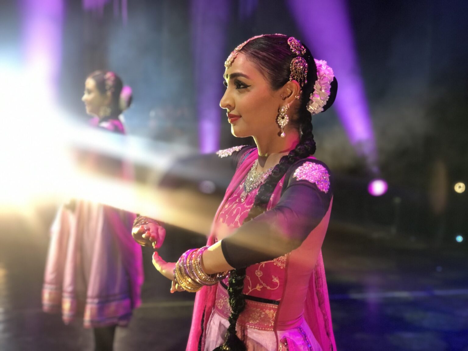 Vier Diwali 2023: ’n dialoog met Ahneesh Valodia van Taare! - LitNet