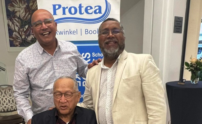 Elders gesien: Hy het lojaal aan die land en ons grondwetlike ...